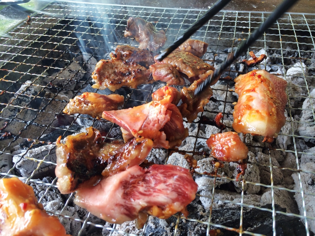 BBQ in the forest | 1 minute traveller
